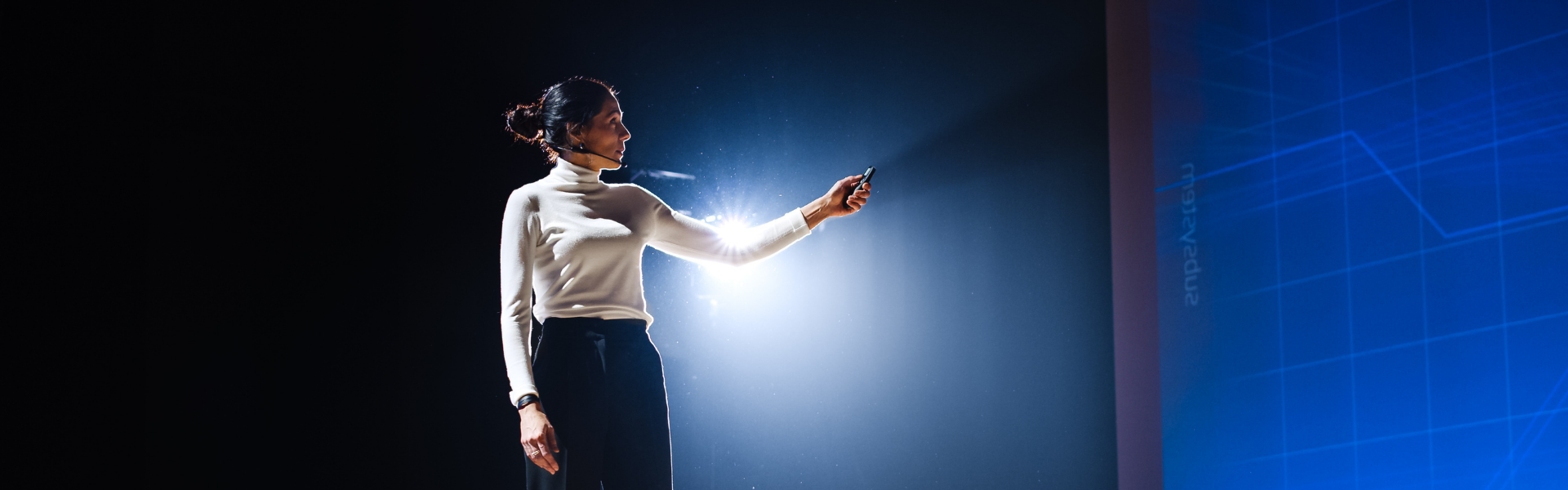 9 Steps to Become A Successful Keynote Speaker This Year - Leadr