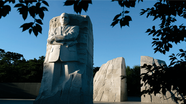 22 Famous Public Speakers Throughout History & Today - Leadr